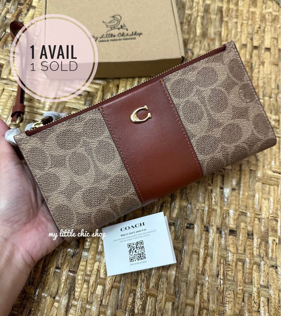 coach double zip wallet in signature canvas, Women's Fashion, Bags ...