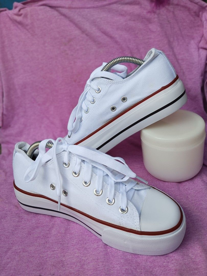 CONVERSE TYPE LOW CUT, Women's Fashion, Footwear, Sneakers on Carousell
