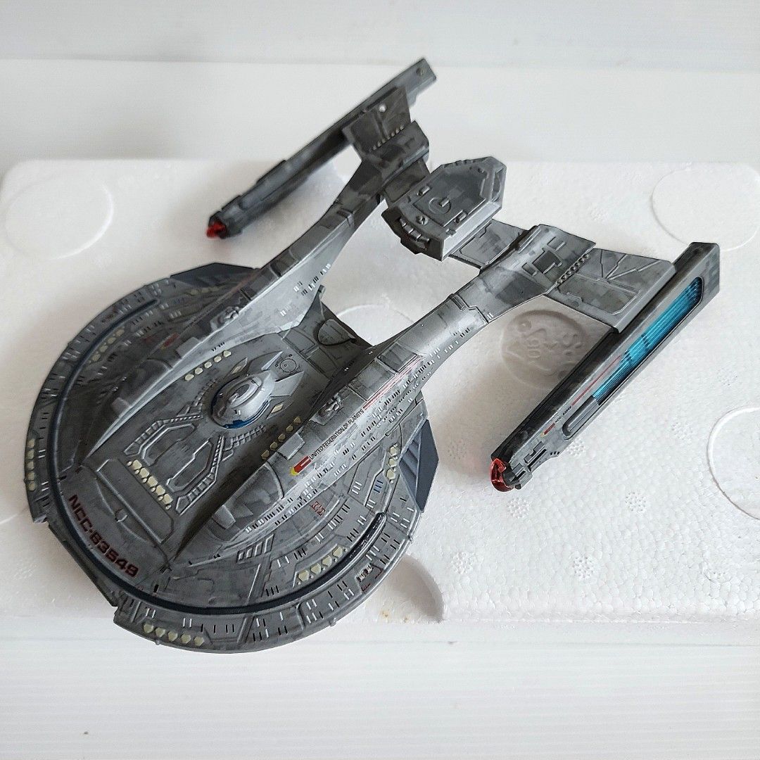 Englemoss Star Trek Collection Akira class USS Thunderchild (Special ...