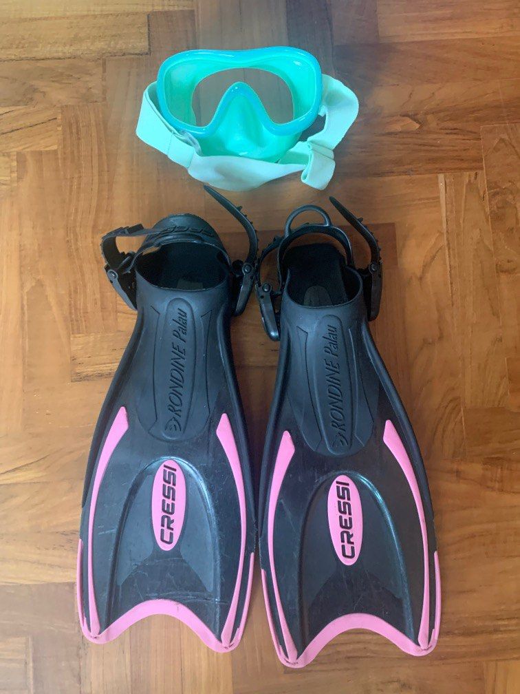 Free Cressi Small Kids Fins, Sports Equipment, Sports & Games, Water Sports on Carousell