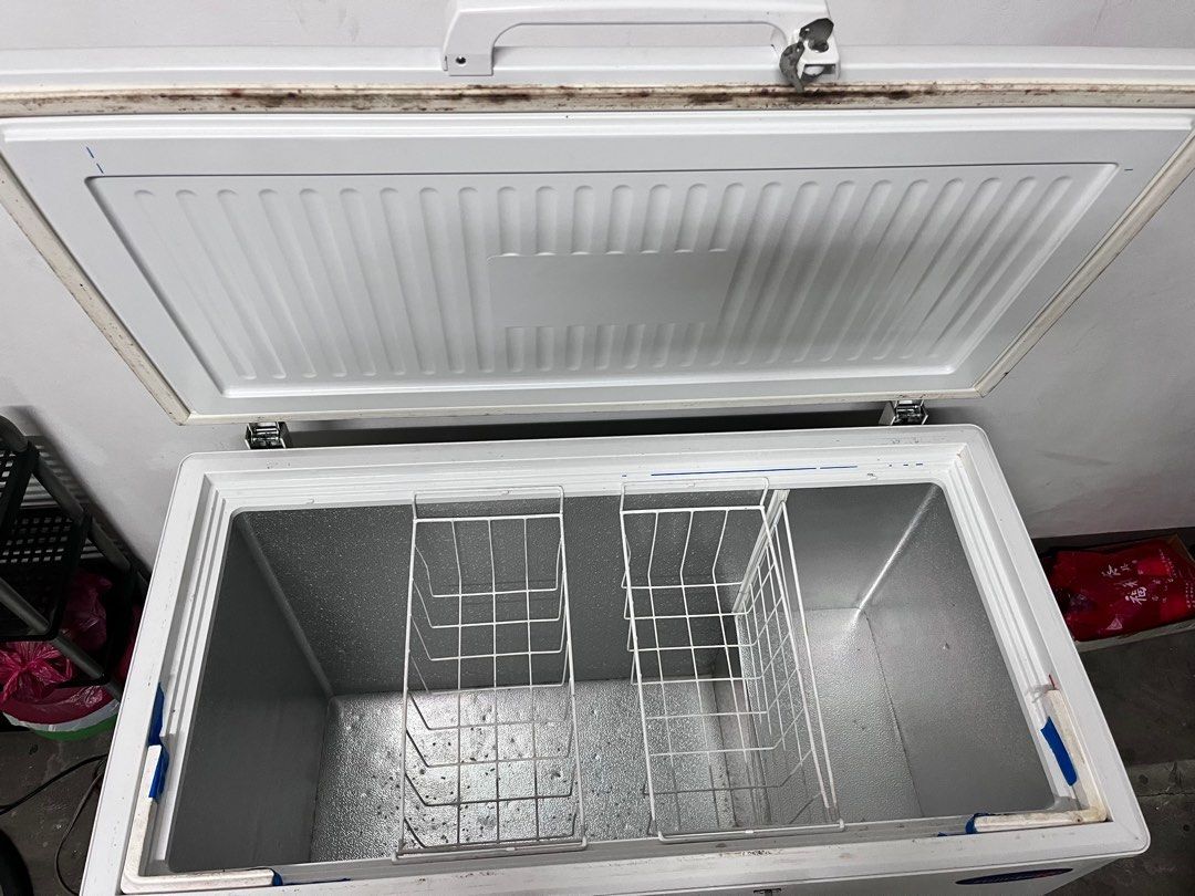 Fujidenzo Chest Freezer 10 Cubic Feet, TV & Home Appliances, Kitchen ...