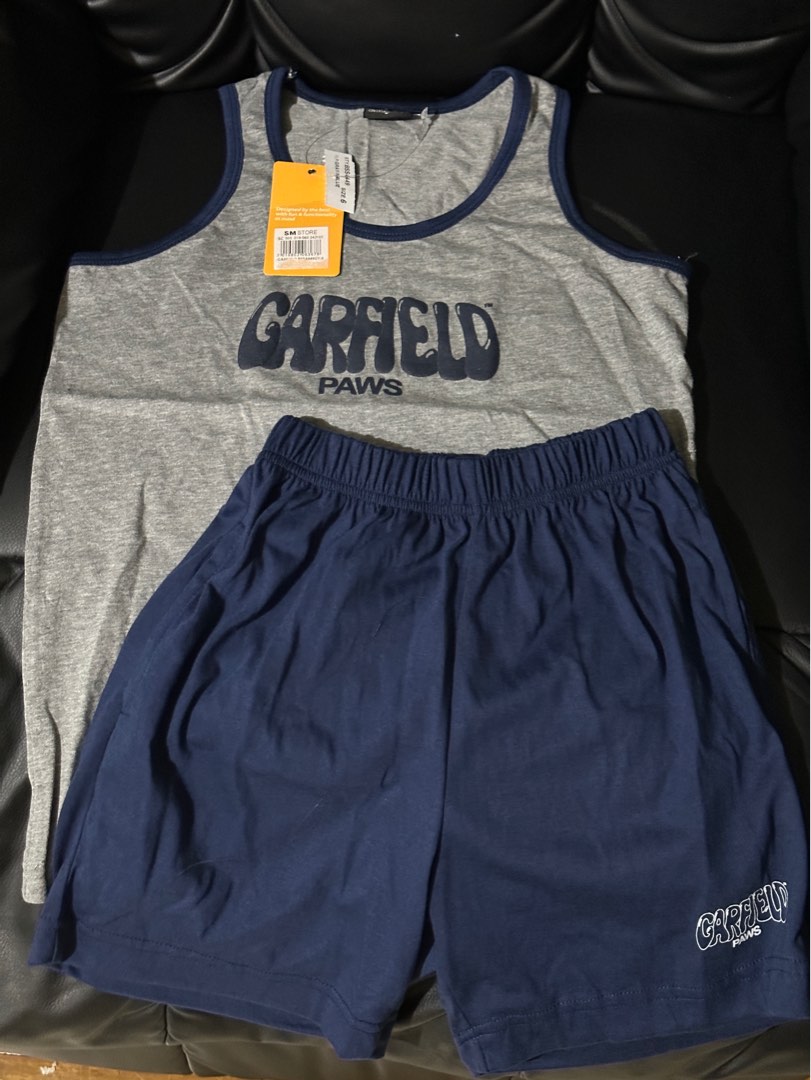 Garfield set size 6, Babies & Kids, Babies & Kids Fashion on Carousell