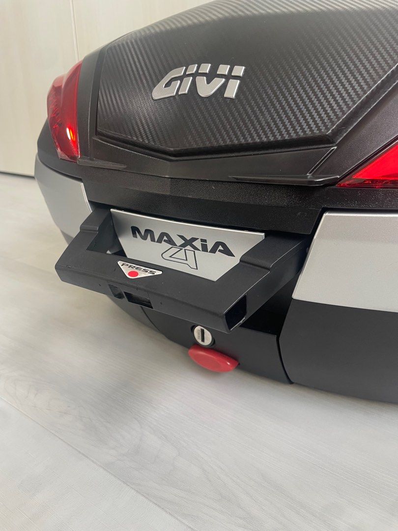 GIVI MAXIA 4 (56 litres) motorcycle Top box for sale with original ...