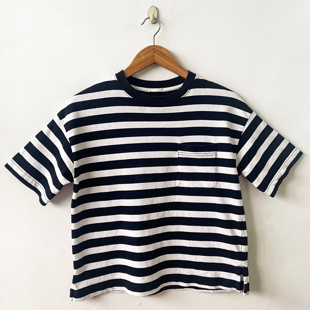 GU by Uniqlo Boxy Pocket Tee, Women's Fashion, Tops, Shirts on Carousell