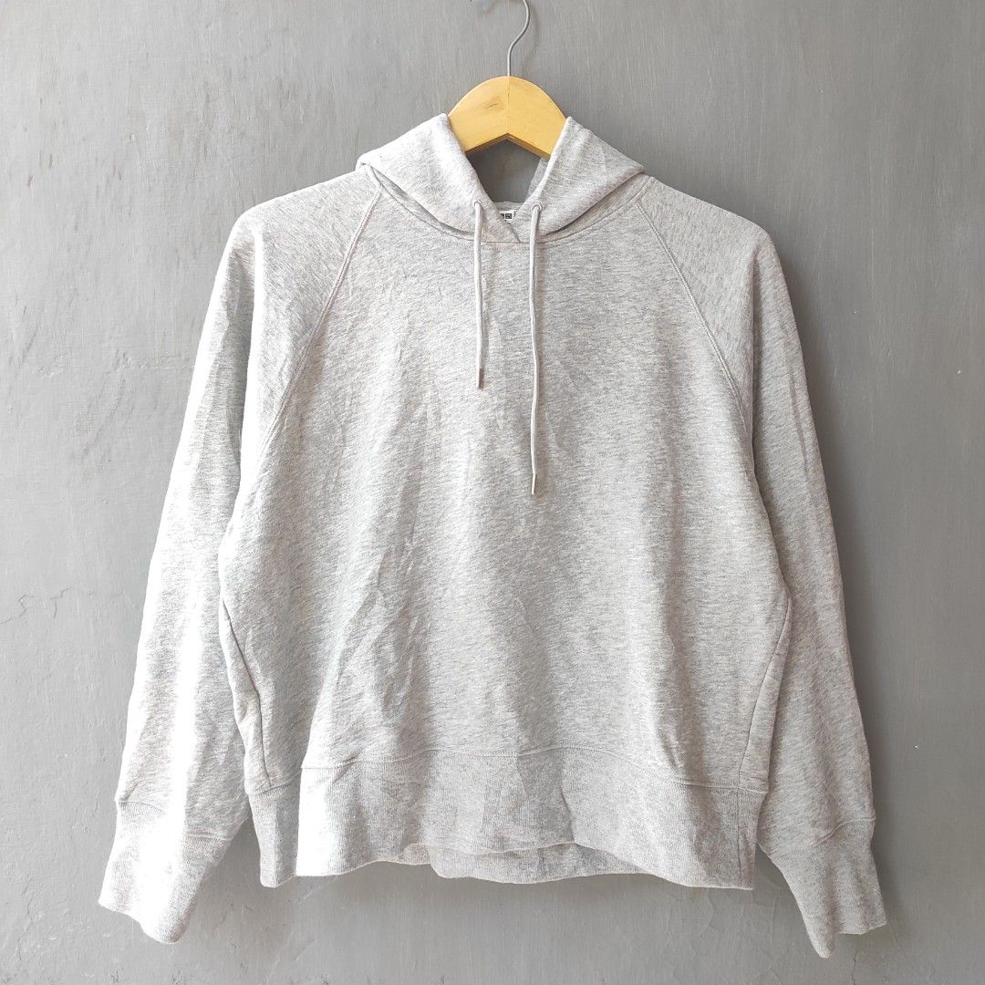 Hoodie Uniqlo Boxy, Fesyen Pria, Pakaian , Baju Luaran di Carousell