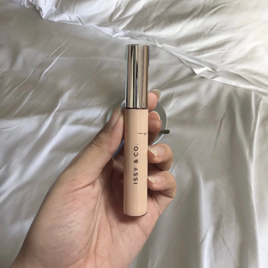 Issy & Co. Active Concealer Classic Logo NF1, Beauty & Personal Care ...