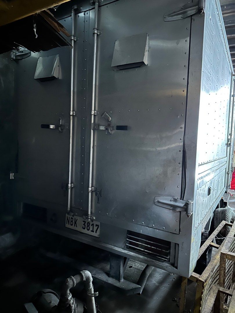 Isuzu Aluminum Closed Van, Special Vehicles, Heavy Vehicles on Carousell