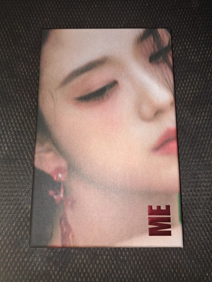 Jisoo 1st Album Red Version, Hobbies & Toys, Memorabilia & Collectibles ...