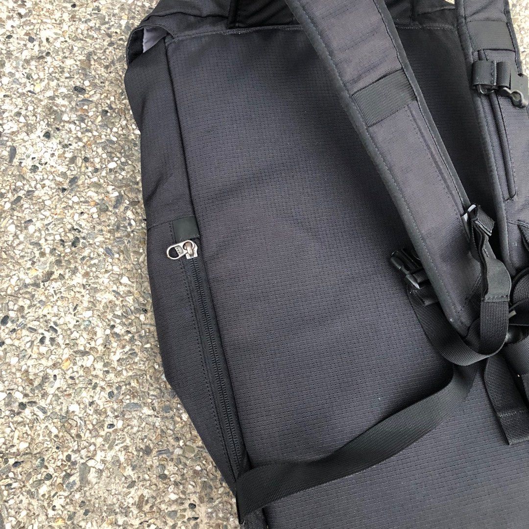 Levis Laptop Backpack Black, Men's Fashion, Bags, Backpacks on Carousell