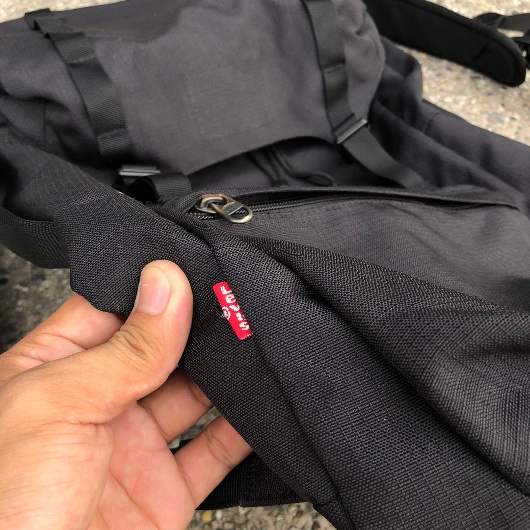 Levis Laptop Backpack Black, Men's Fashion, Bags, Backpacks on Carousell