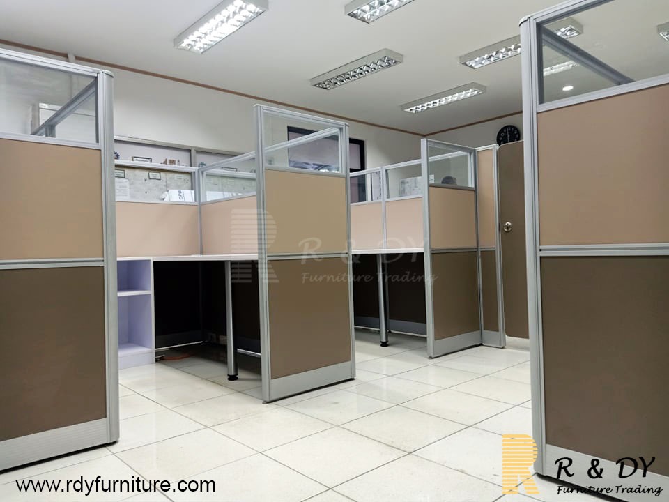 L-TYPE PANEL PARTITION/ WORKSTATION/ CUBICLE, Furniture & Home Living ...