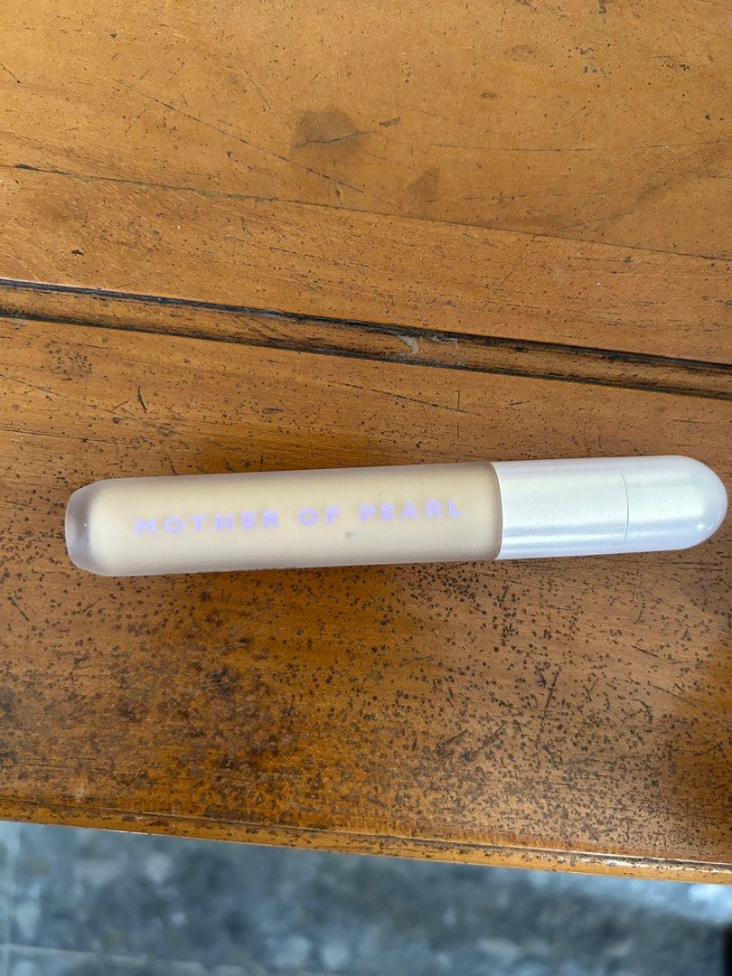 MOTHER OF PEARL CONCEALER MOP SHADE LC1, Kesehatan & Kecantikan, Rias ...