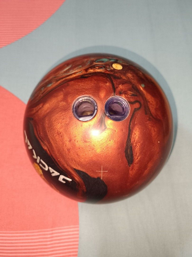 MOTIV JACKAL MYTHIC BOWLING BALL 14LBS., Sports Equipment, Sports ...