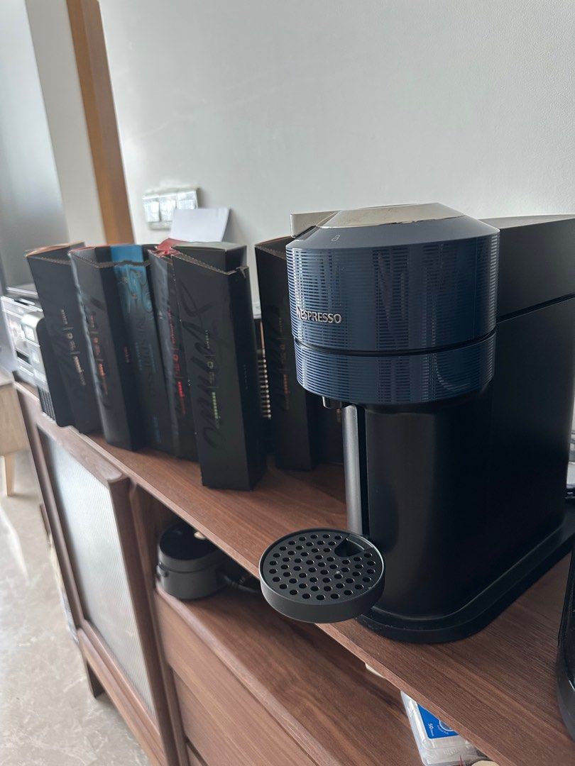 Nespresso Vertuo Next with descaling and capsules, TV & Home Appliances ...