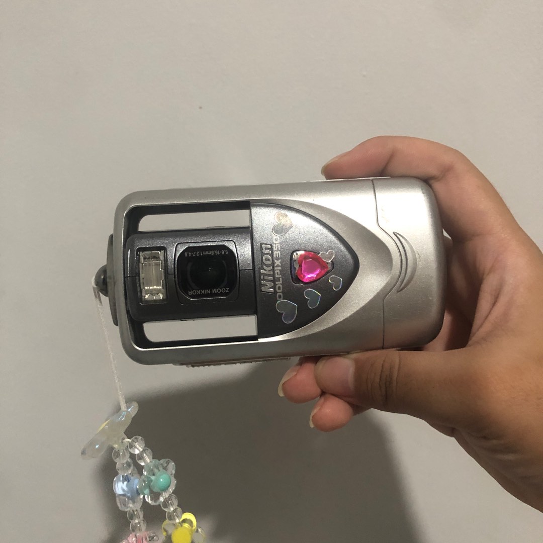 Nikon Coolpix 3500 (rare ), Photography, Cameras on Carousell