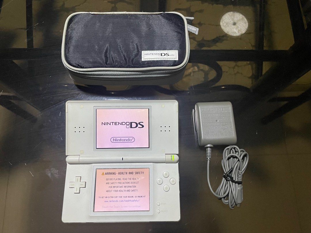 Nintendo Ds Lite (polar white), Video Gaming, Video Game Consoles ...