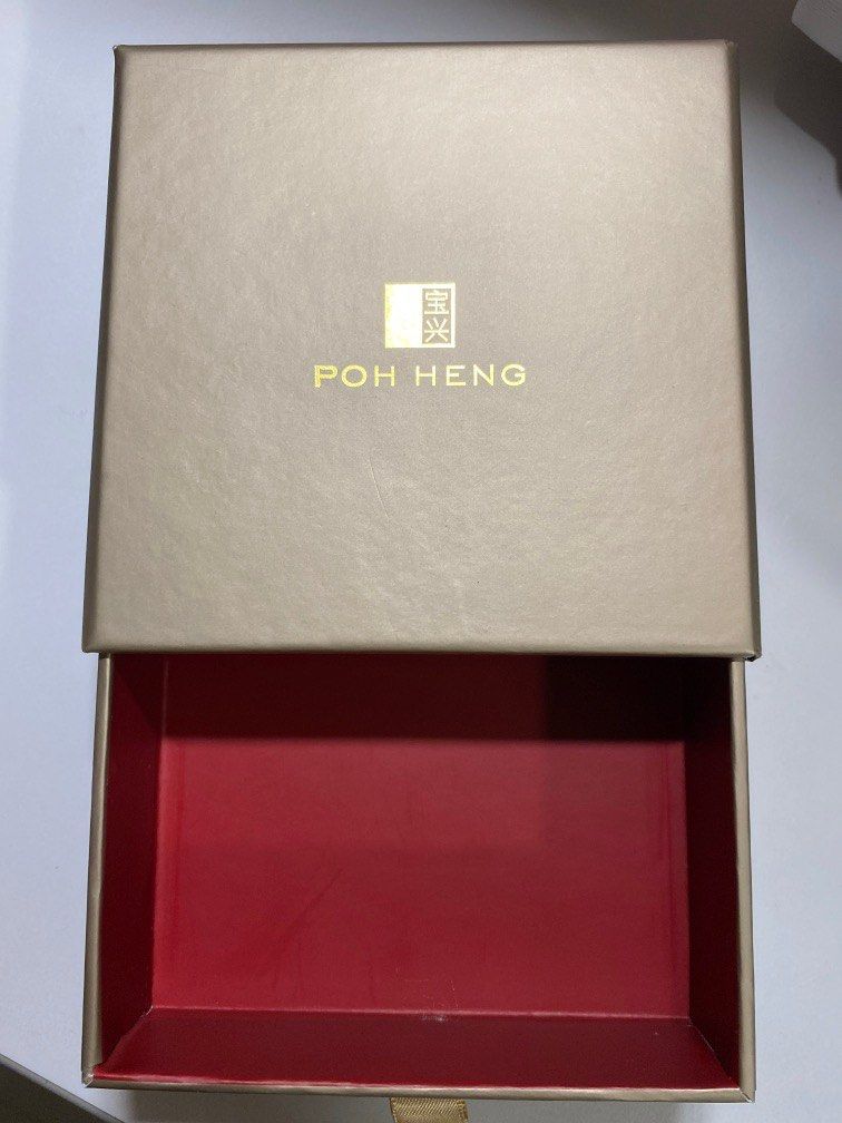 Poh Heng empty box, Women's Fashion, Jewelry & Organisers, Accessory ...