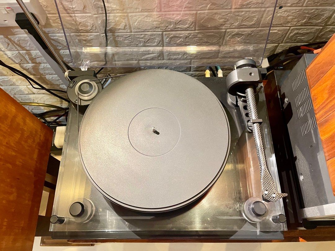 ProJect 6Perspex turntable. Sutherland Phono Preamp. Project Speed ...