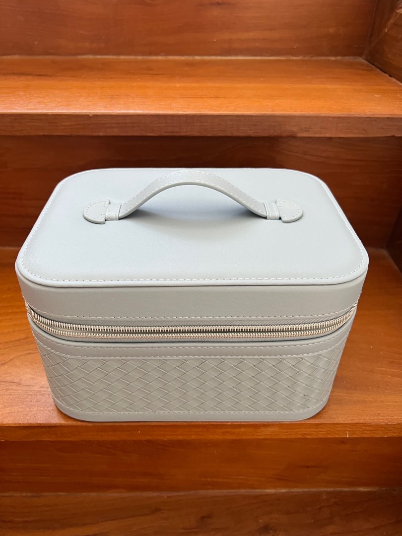 Ritz Carlton Jewelry Box, Women's Fashion, Jewelry & Organisers ...