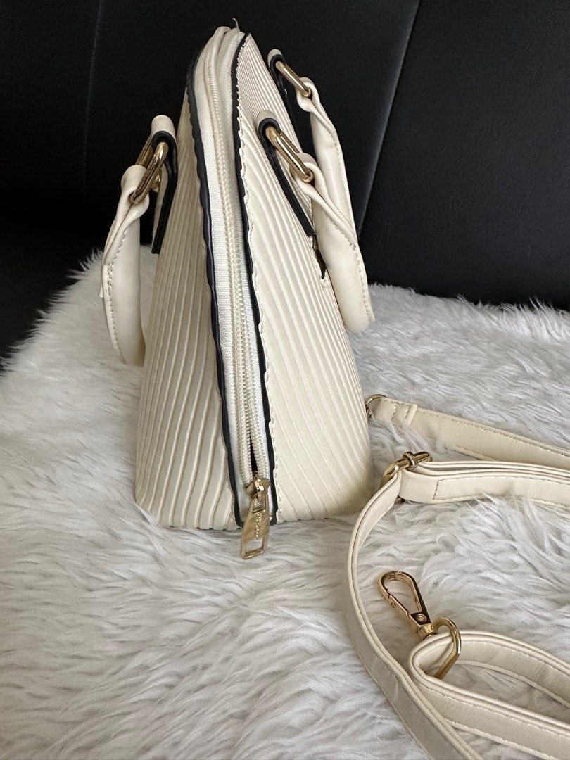 Secosana plain white hand bag, Women's Fashion, Bags & Wallets, Cross ...