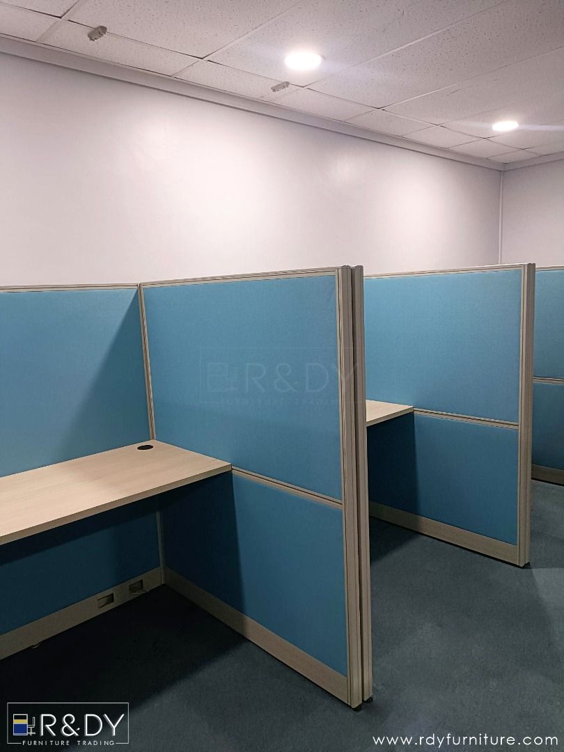 SINGLE CUBICLE/ PANEL PARTITION AND TABLE, Furniture & Home Living ...
