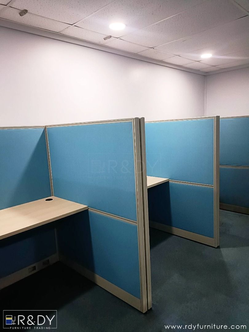 SINGLE CUBICLE/ PANEL PARTITION AND TABLE, Furniture & Home Living ...
