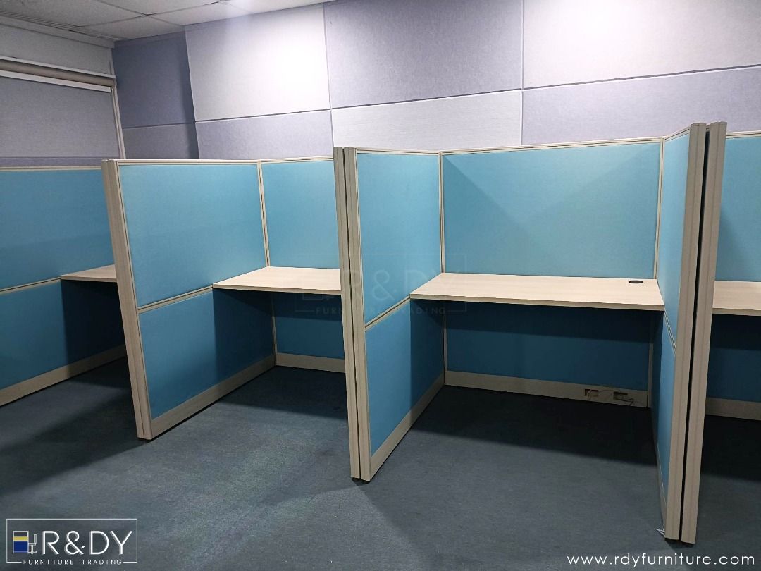 SINGLE CUBICLE/ PANEL PARTITION AND TABLE, Furniture & Home Living ...