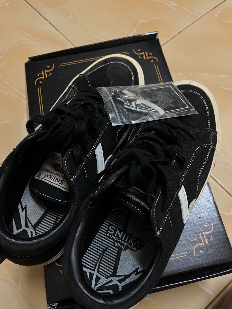 Snika, Men's Fashion, Footwear, Sneakers on Carousell