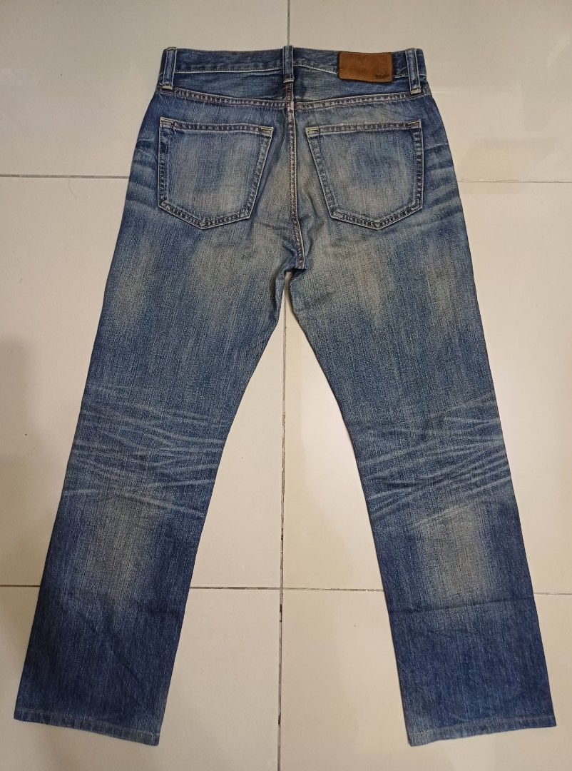 Uniqlo S002 regular fit, Men's Fashion, Bottoms, Jeans on Carousell