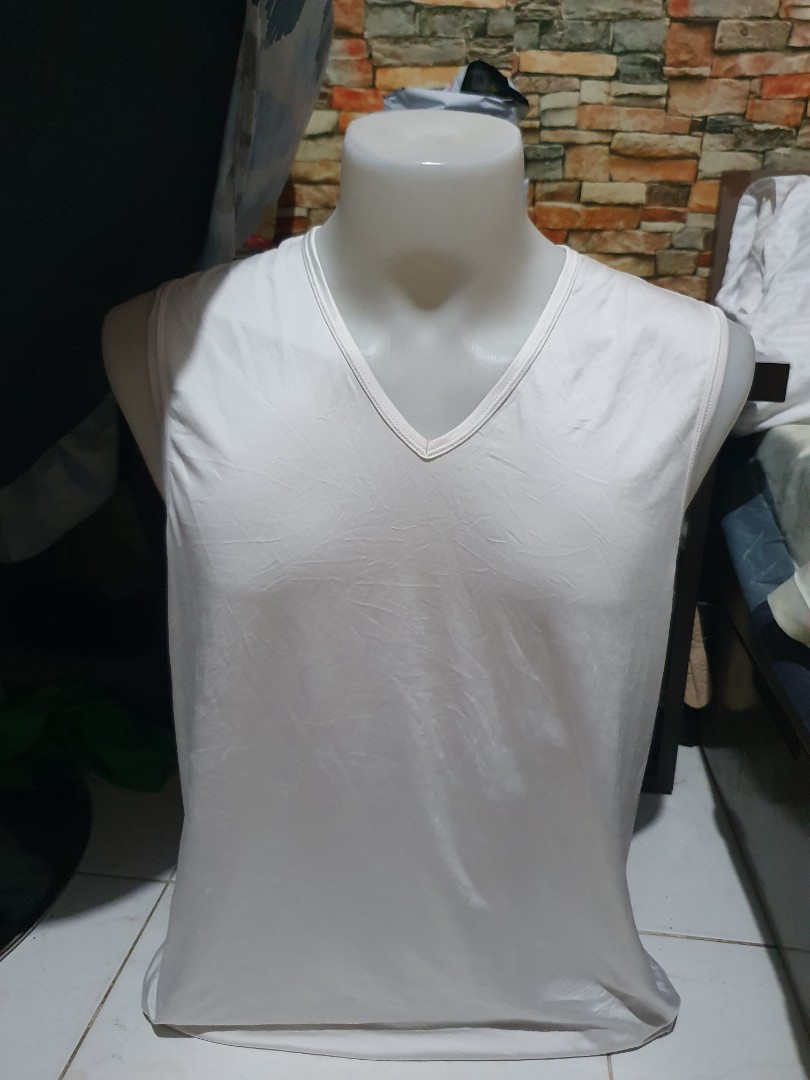 Uniqlo Sando, Men's Fashion, Tops & Sets, Tshirts & Polo Shirts on ...