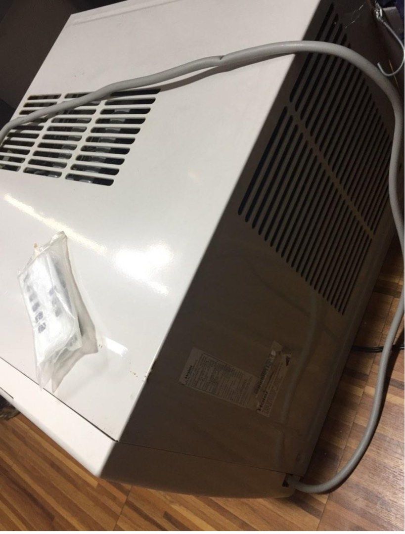 Window Type Aircon 1HP w/ Remote - Haier, TV & Home Appliances, Air ...