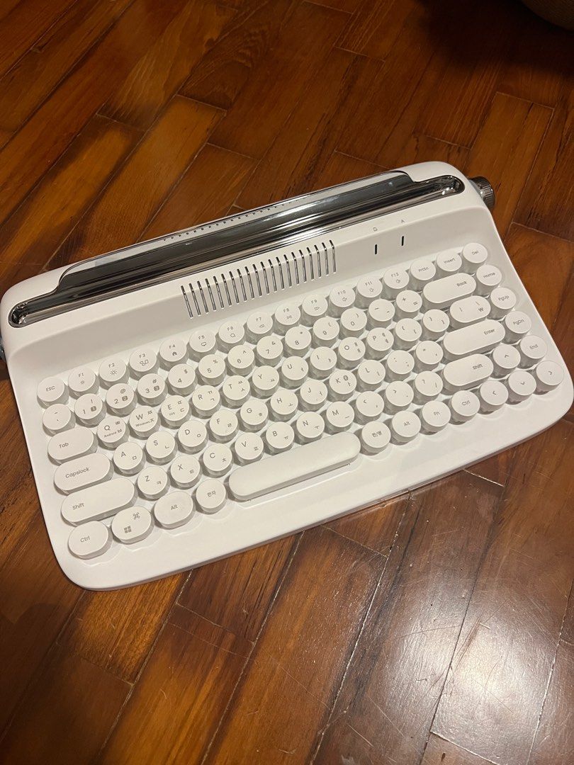 [Actto] B303 Korean keyboard Retro Mini Bluetooth Keyboard, Computers & Tech, Parts ...