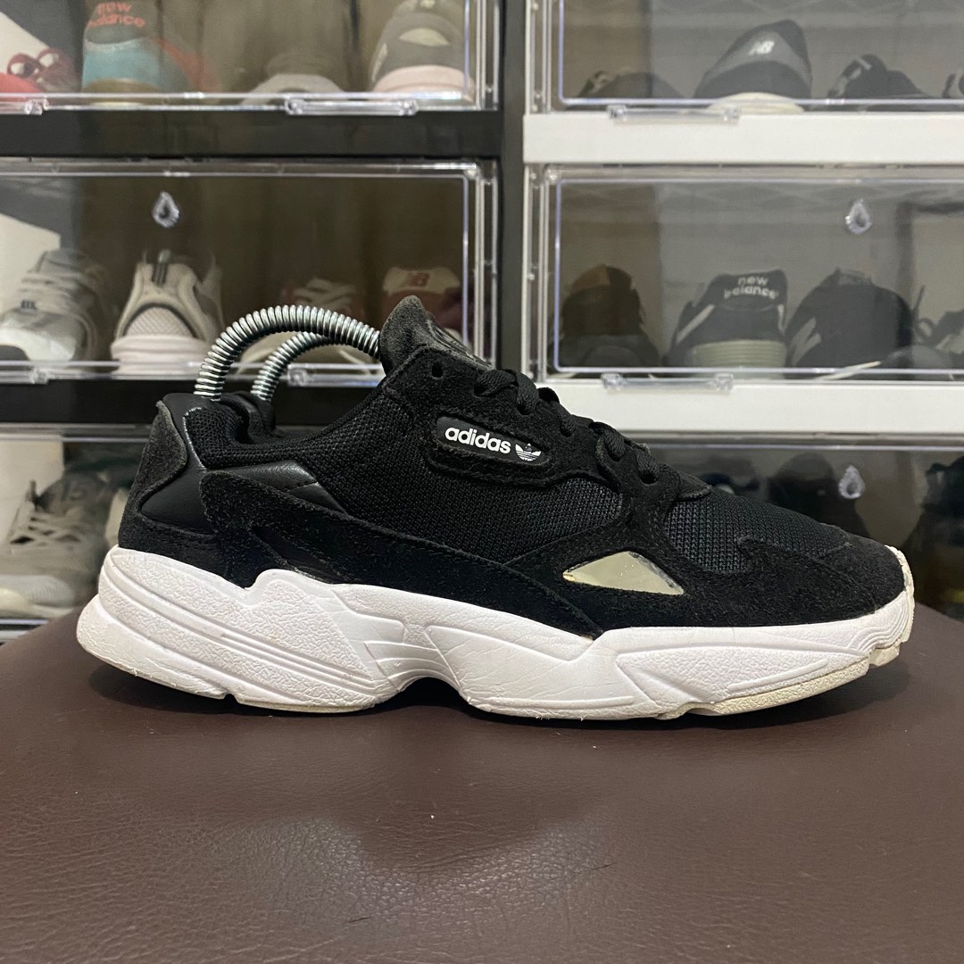 Adidas Torsion Black, Fesyen Pria, Sepatu , Sneakers di Carousell