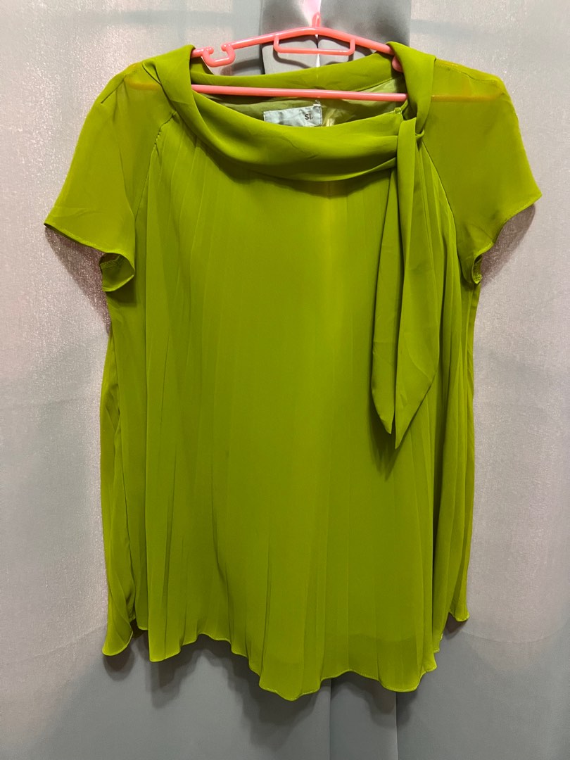 Apple green pleaded blouse, Women's Fashion, Tops, Blouses on Carousell