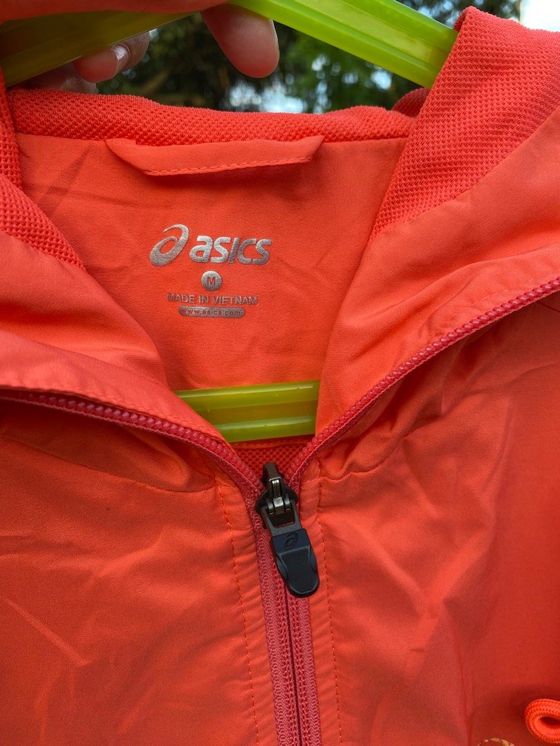 Asics Jacket, Women's Fashion, Coats, Jackets and Outerwear on Carousell
