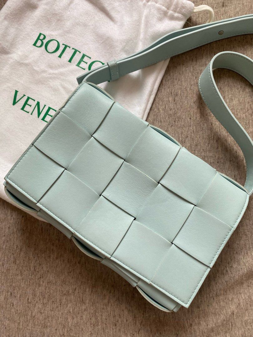 Bottega veneta BV Cassette classic - teal washed (light blue), 名牌, 手袋及銀 ...