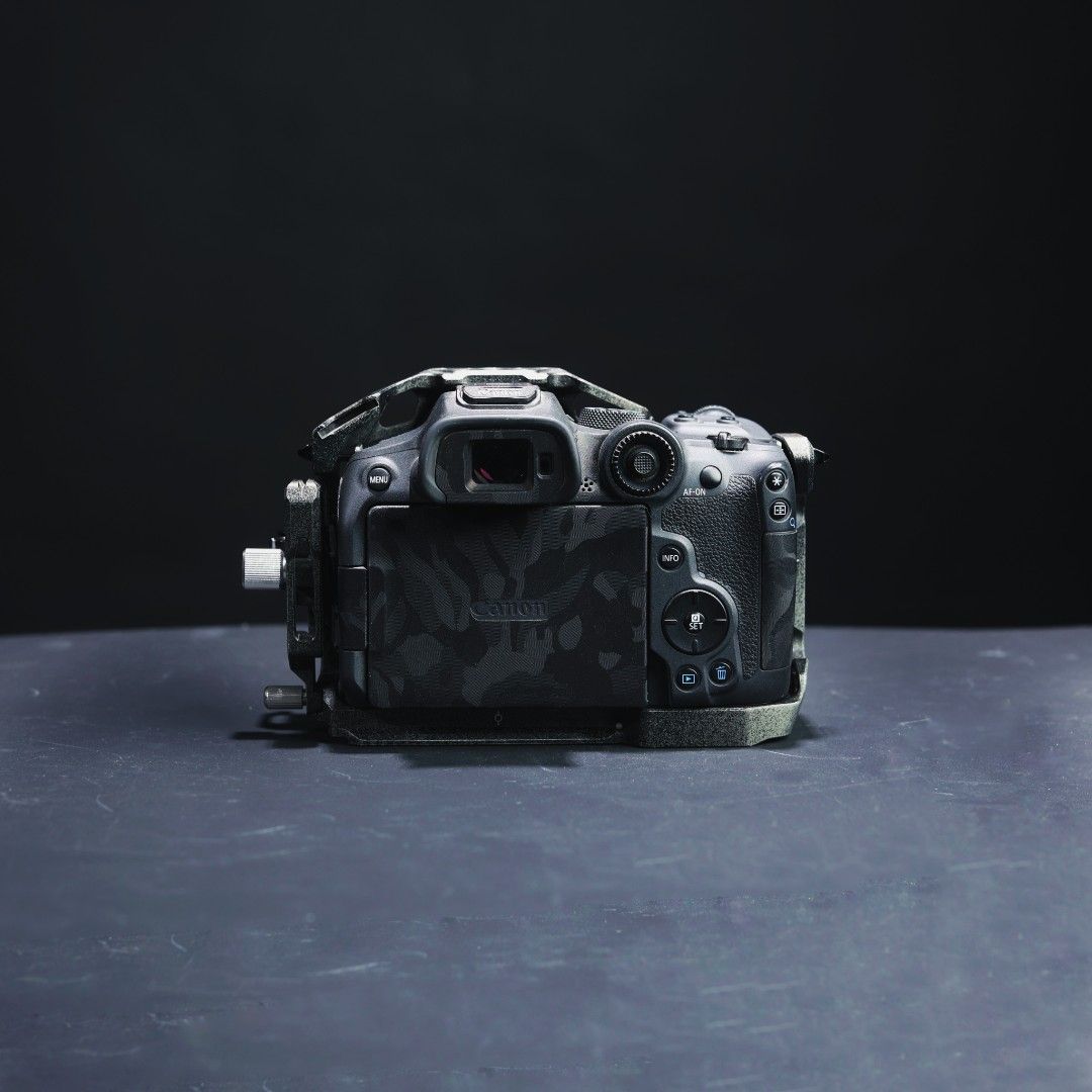 Canon Eos R7 + accessories, Photography, Cameras on Carousell