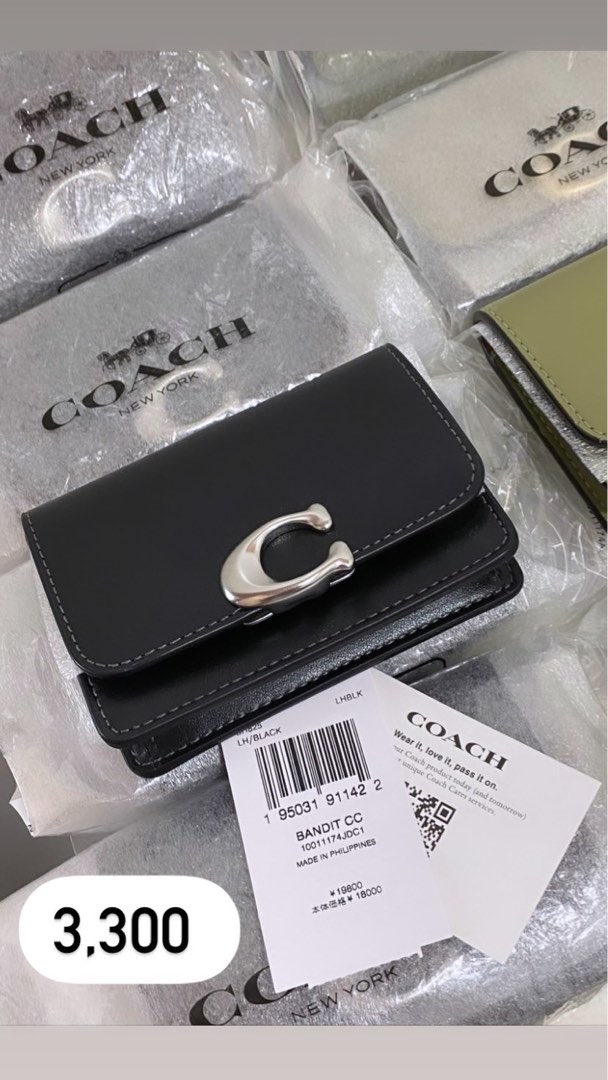 Coach bandit card case, Women's Fashion, Bags & Wallets, Wallets & Card ...