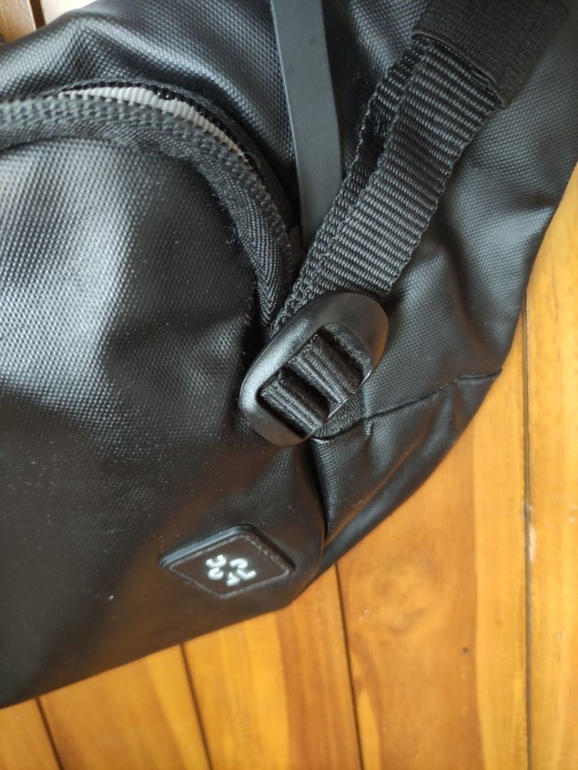 Crumpler Zero Border Hip Pack, Men's Fashion, Bags, Sling Bags on Carousell