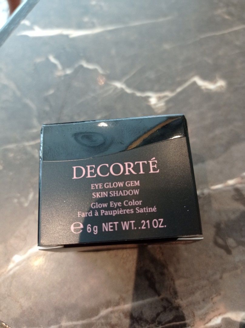 DECORTE Eye Glow Gem Skin Shadow (11G Milk Azuki), Beauty & Personal ...