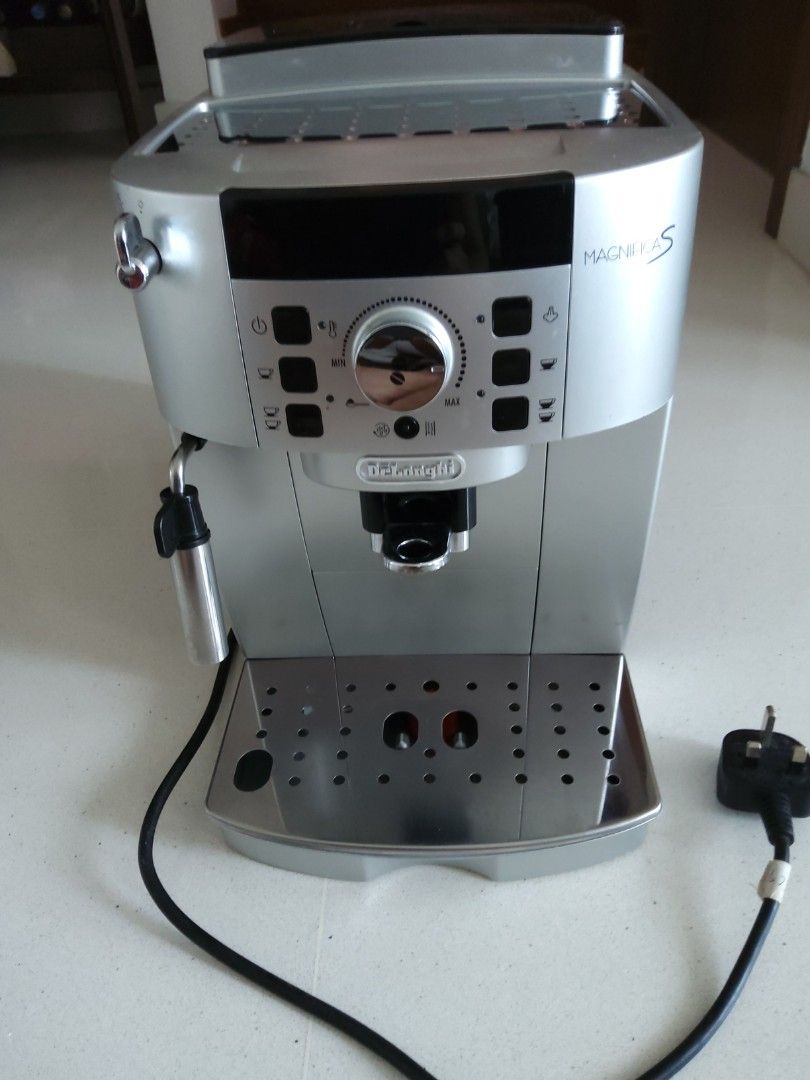 Delonghi Magnifica S automatic coffee machine, TV & Home Appliances ...