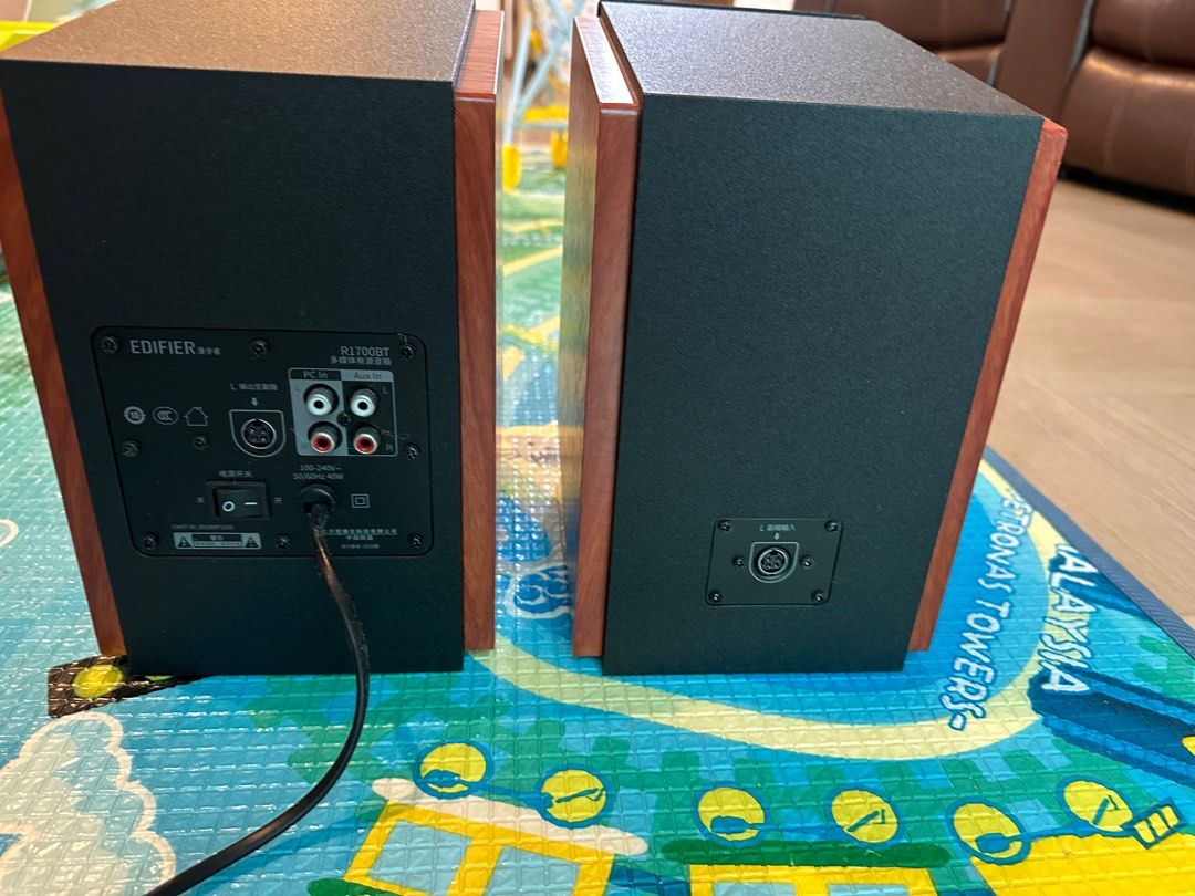 Edifier book shelf speakers R1700BT, Audio, Soundbars, Speakers & Amplifiers on Carousell