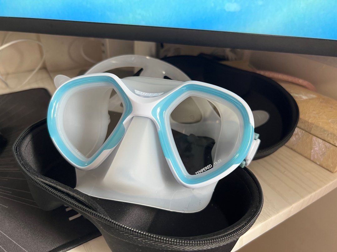 Freedive Mask, Women's Fashion, Swimwear, Rash guard on Carousell