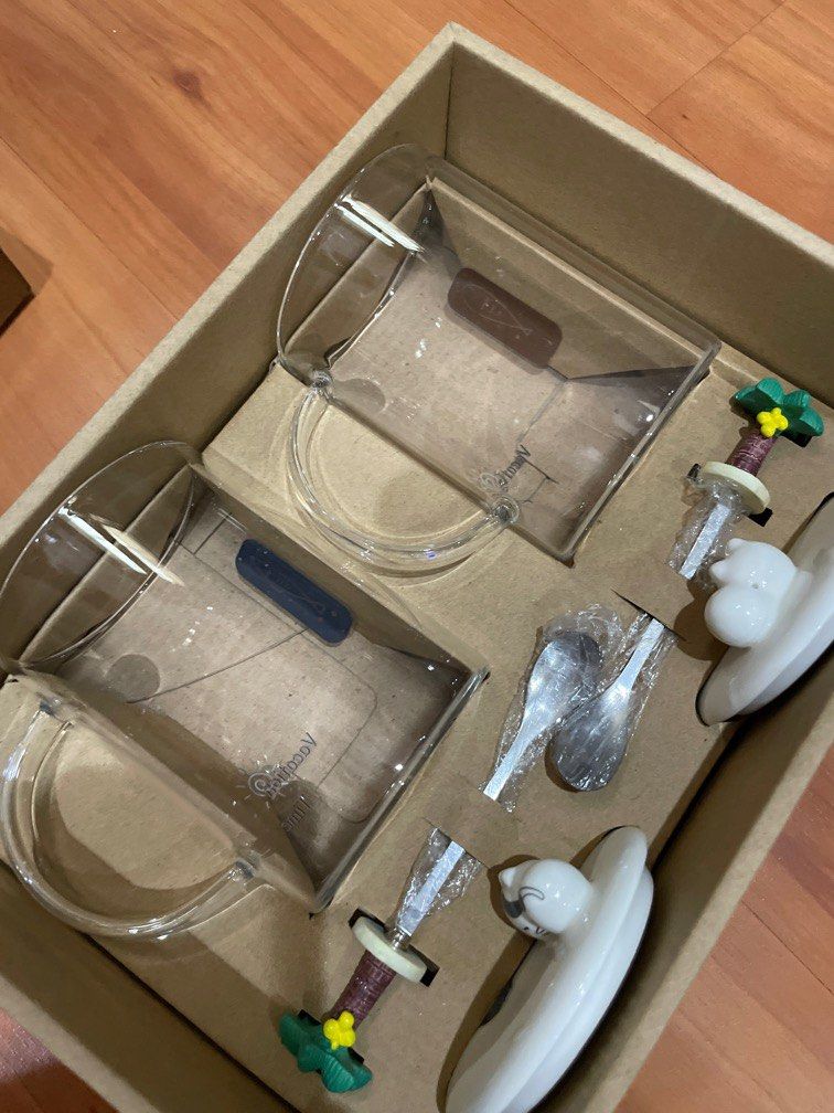 Gelas Set Dengan tutup dan sendok, Kitchen & Appliances di Carousell