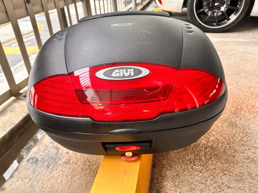 Givi 48l top box with kappa backrest, Motorcycles, Motorcycle ...