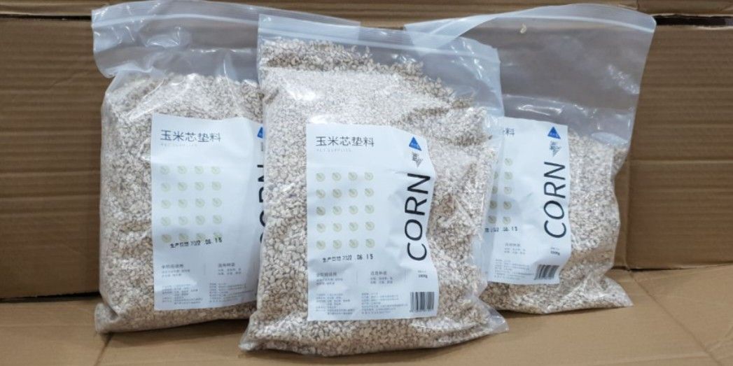 Corn kernel hamster bedding / substrate, Pet Supplies, Homes & Other ...