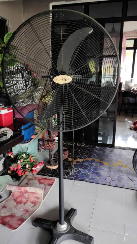 ICASU Fans, Furniture & Home Living, Lighting & Fans, Fans on Carousell