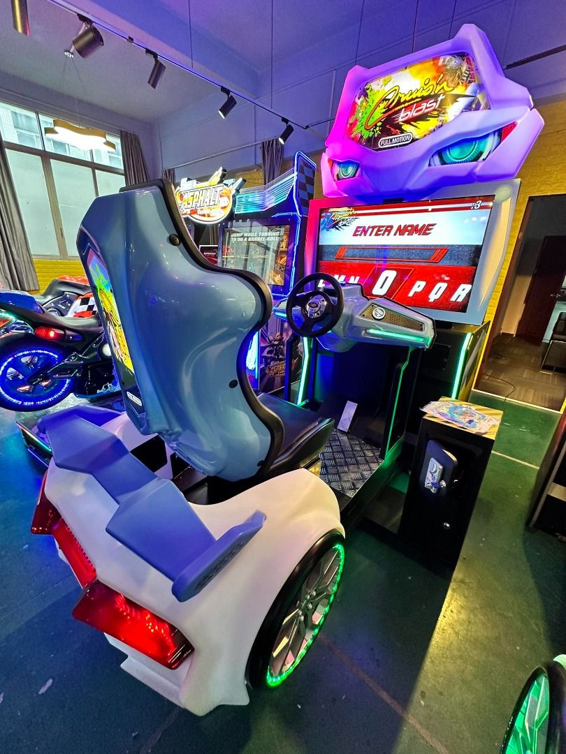 Indoor Arcade Car Racing Game Machine 3D Dynamic Car Cruis'n Blast ...