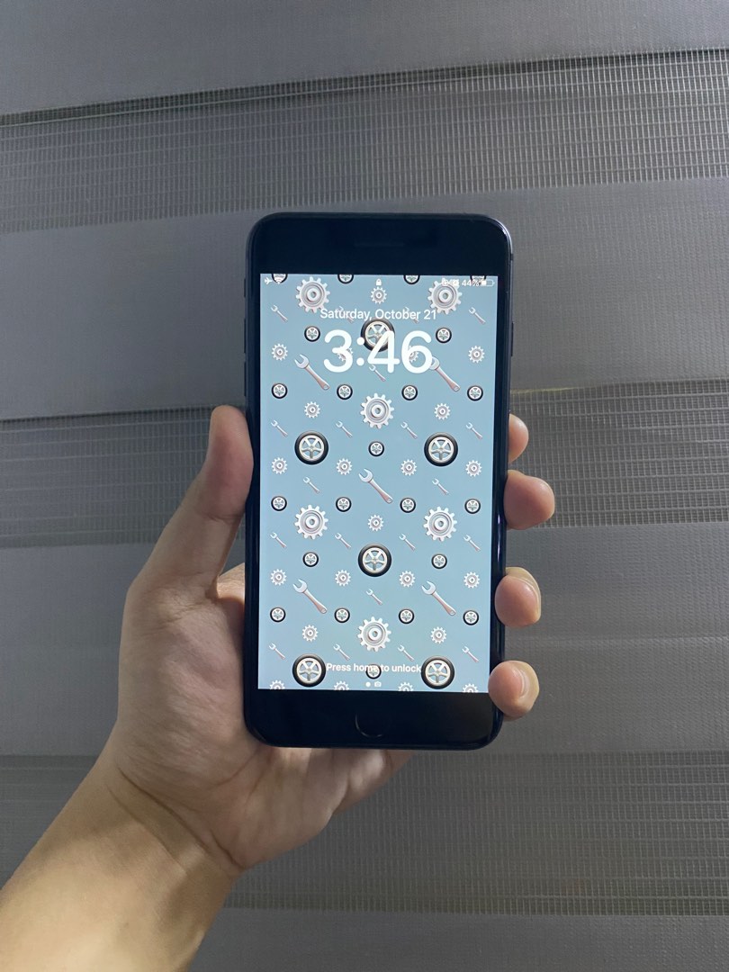 iPhone 8 plus series 64GB Globe Locked (Lady Owned)Color black, Mobile ...