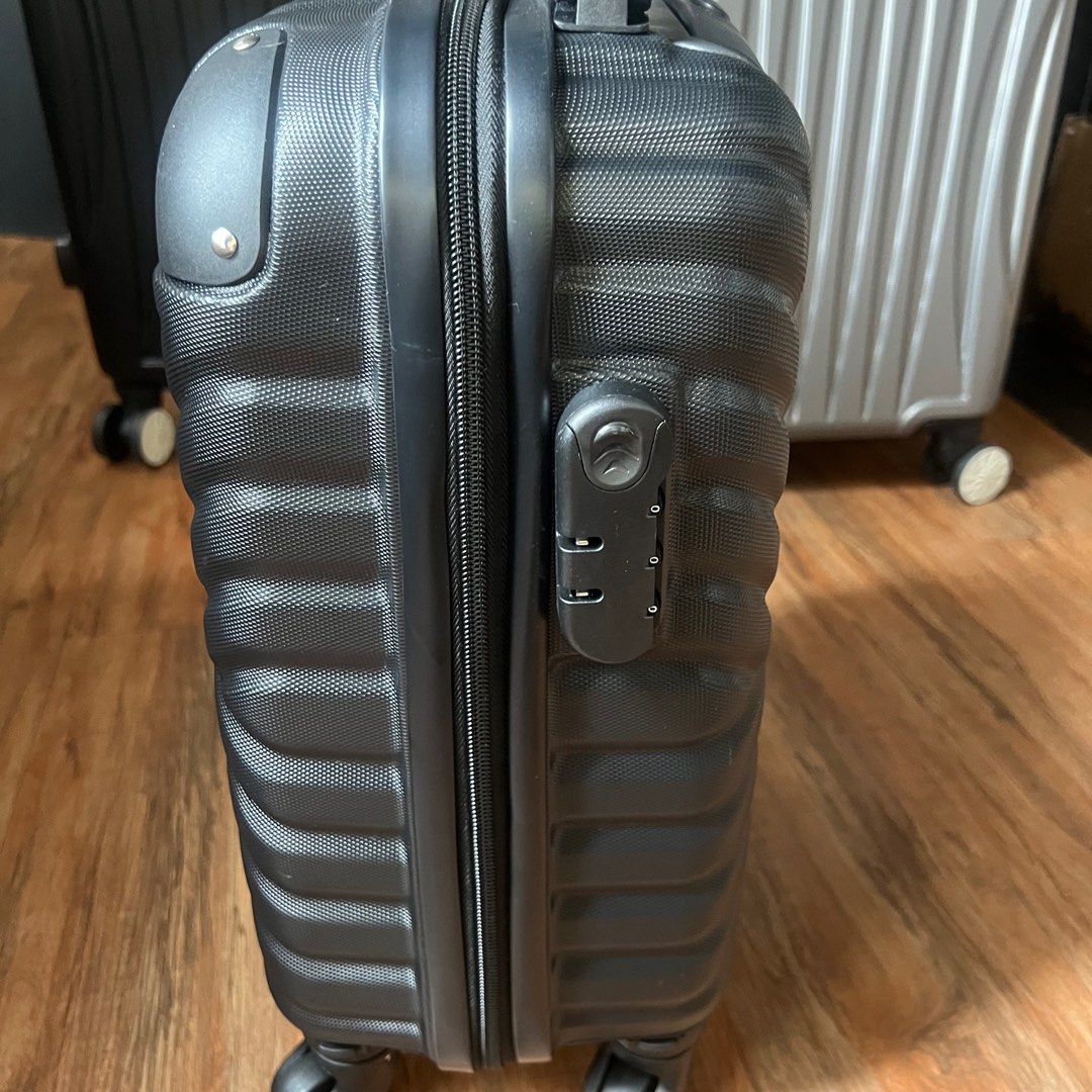 Koper 16 inch , roda 4 puter 360 derajat, Serba Serbi, Others di Carousell